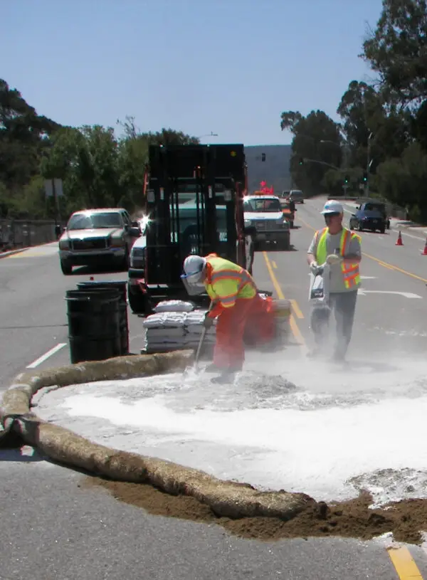 XSORB® Edge Heavyweight Granular Absorbent, 30 lb. Bag - Spill Hero